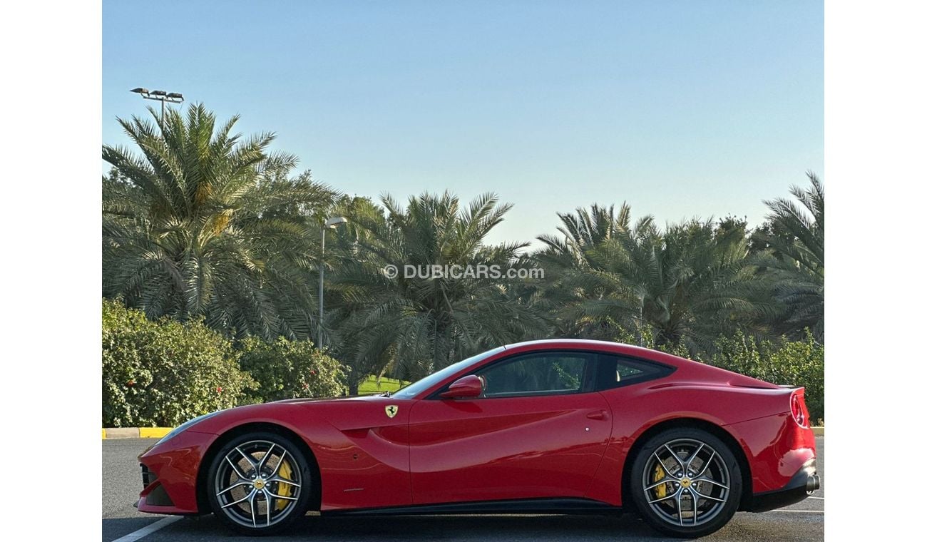 Used Ferrari F12 2017 for sale in Dubai - 613443
