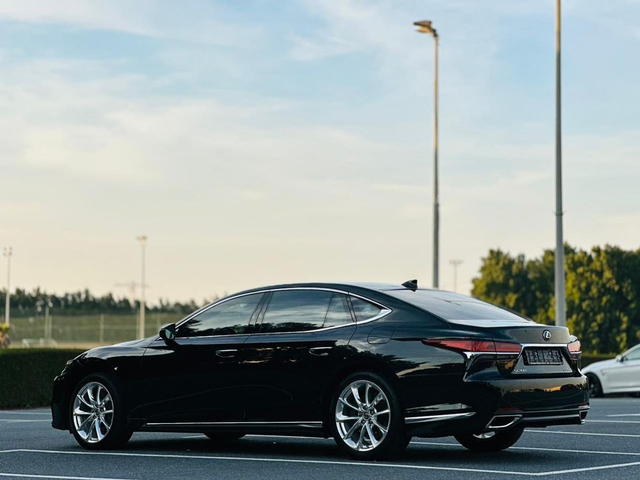 Used Lexus LS500 Platinum 2018 for sale in Dubai - 707051