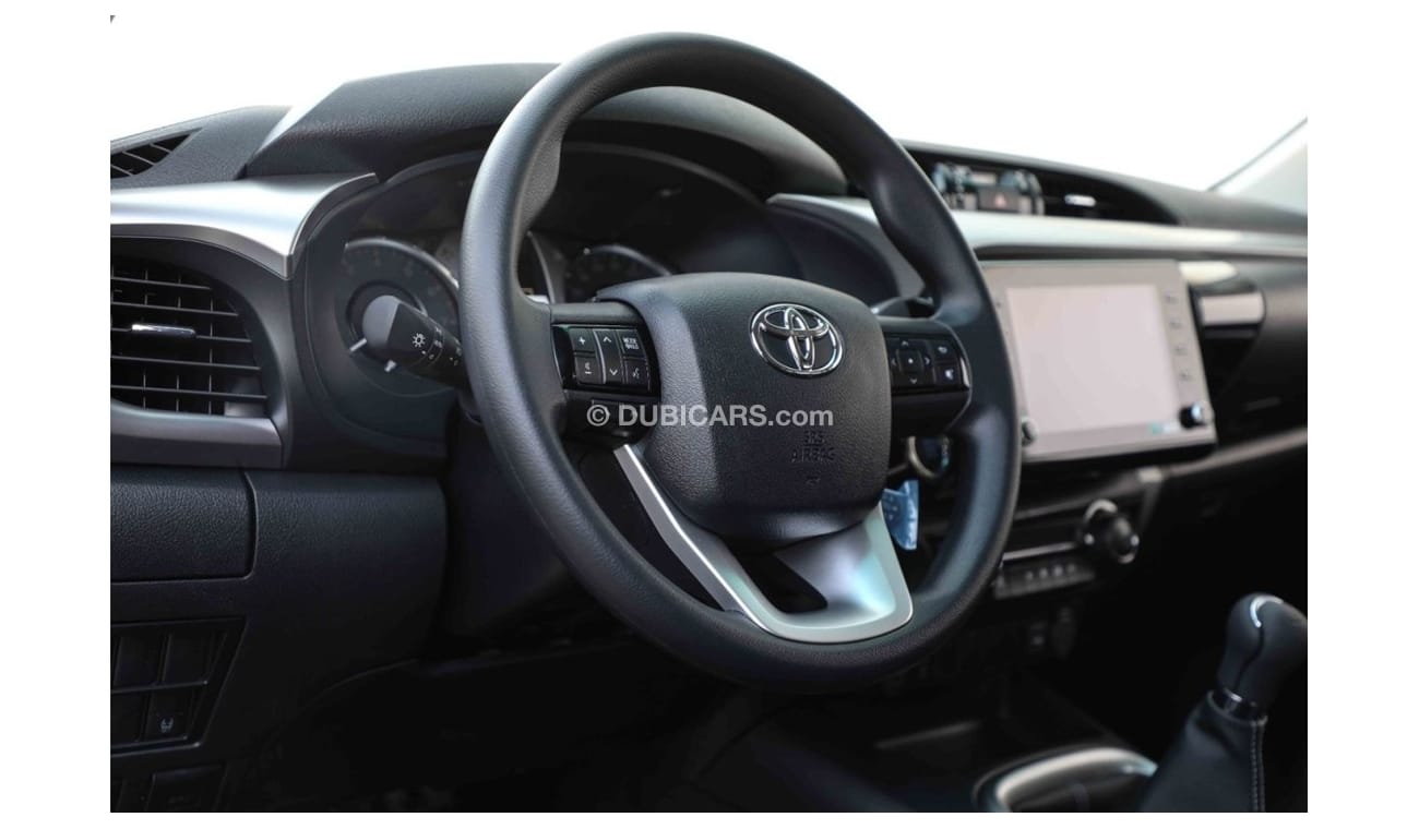 New 2024 Toyota Hilux 4x4 DC 2.7 HI - Platinum White Pearl inside ...