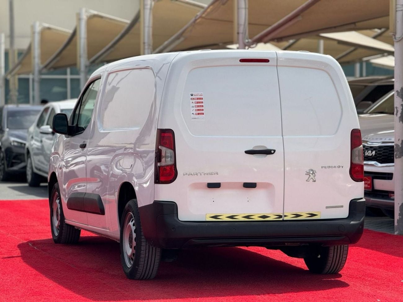 Used Peugeot Partner 2023 I VAN I Ref#595 2023 for sale in Sharjah - 830525