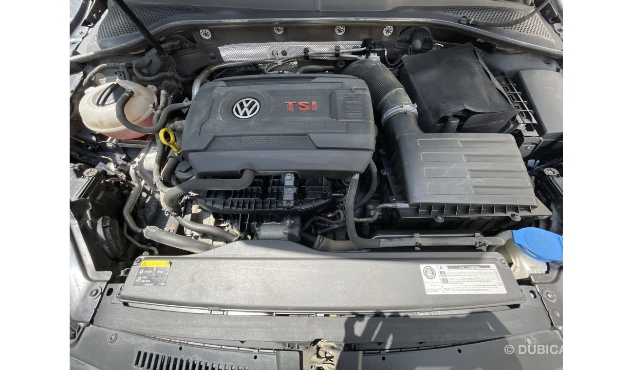 Used Volkswagen Golf 3000 2017 for sale in Dubai - 460905