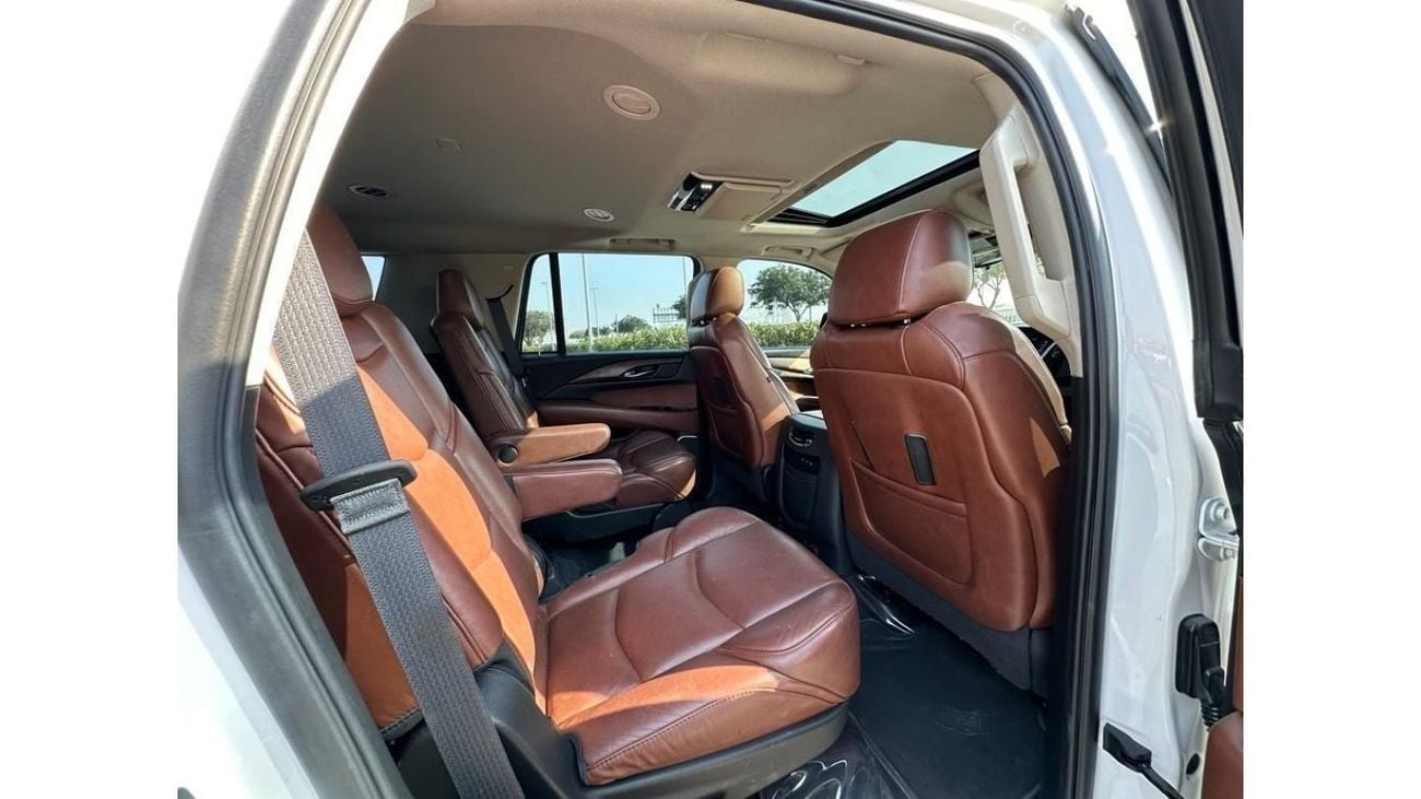 Used Cadillac Escalade Std 2020 for sale in Dubai - 706922