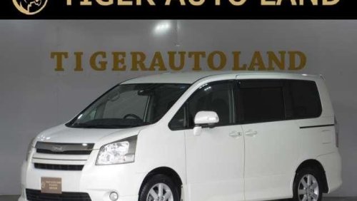 Toyota Noah Price in UAE, Images, Specs & Features