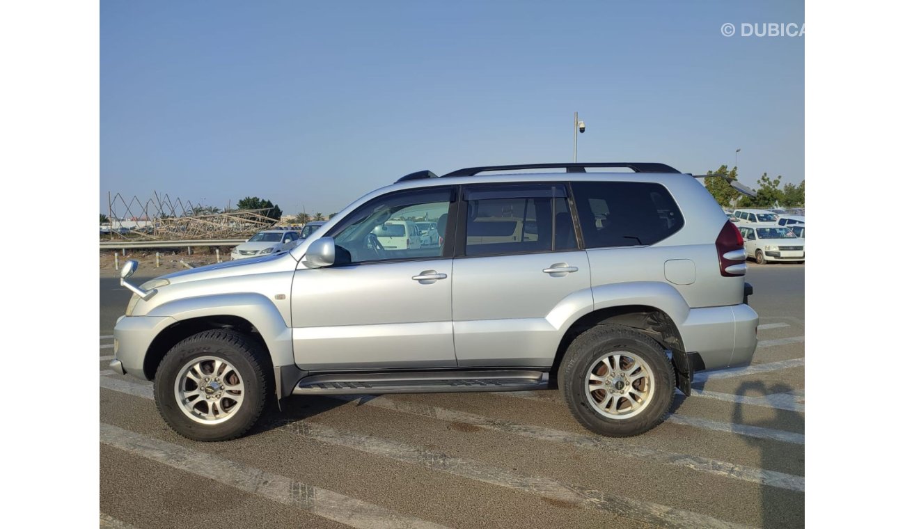 Used Toyota Prado TRJ120-5012697 2005 for sale in Dubai - 567117