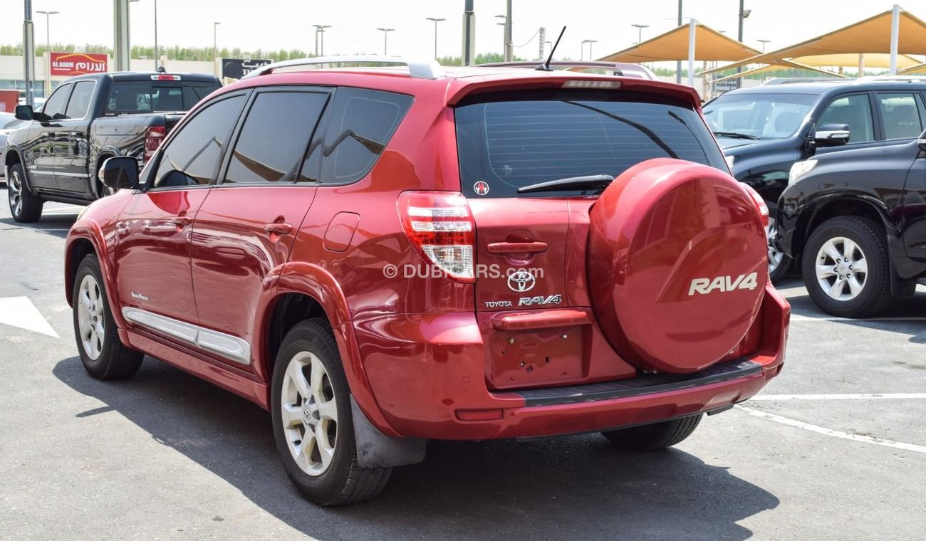 Used Toyota RAV4 2012 for sale in Dubai - 454642