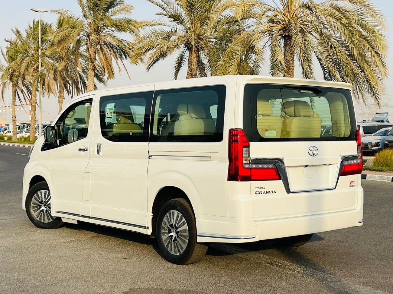 New Toyota Granvia 3.5L V6 2023 for sale in Dubai - 735123
