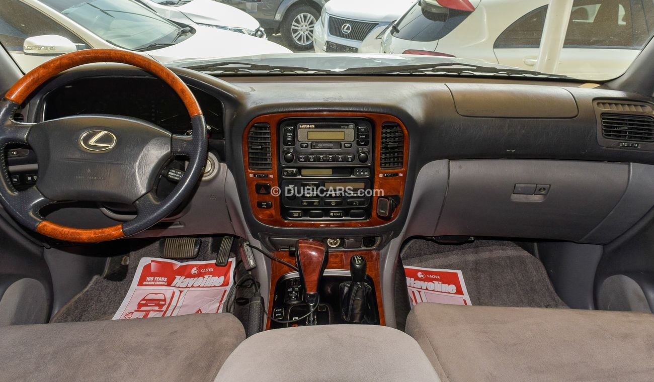 Used Lexus LX 470 V8 2000 for sale in Sharjah - 308484