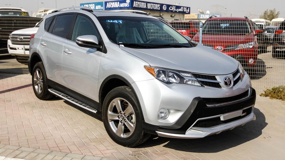 Used Toyota RAV4 2015 for sale in Dubai - 115011