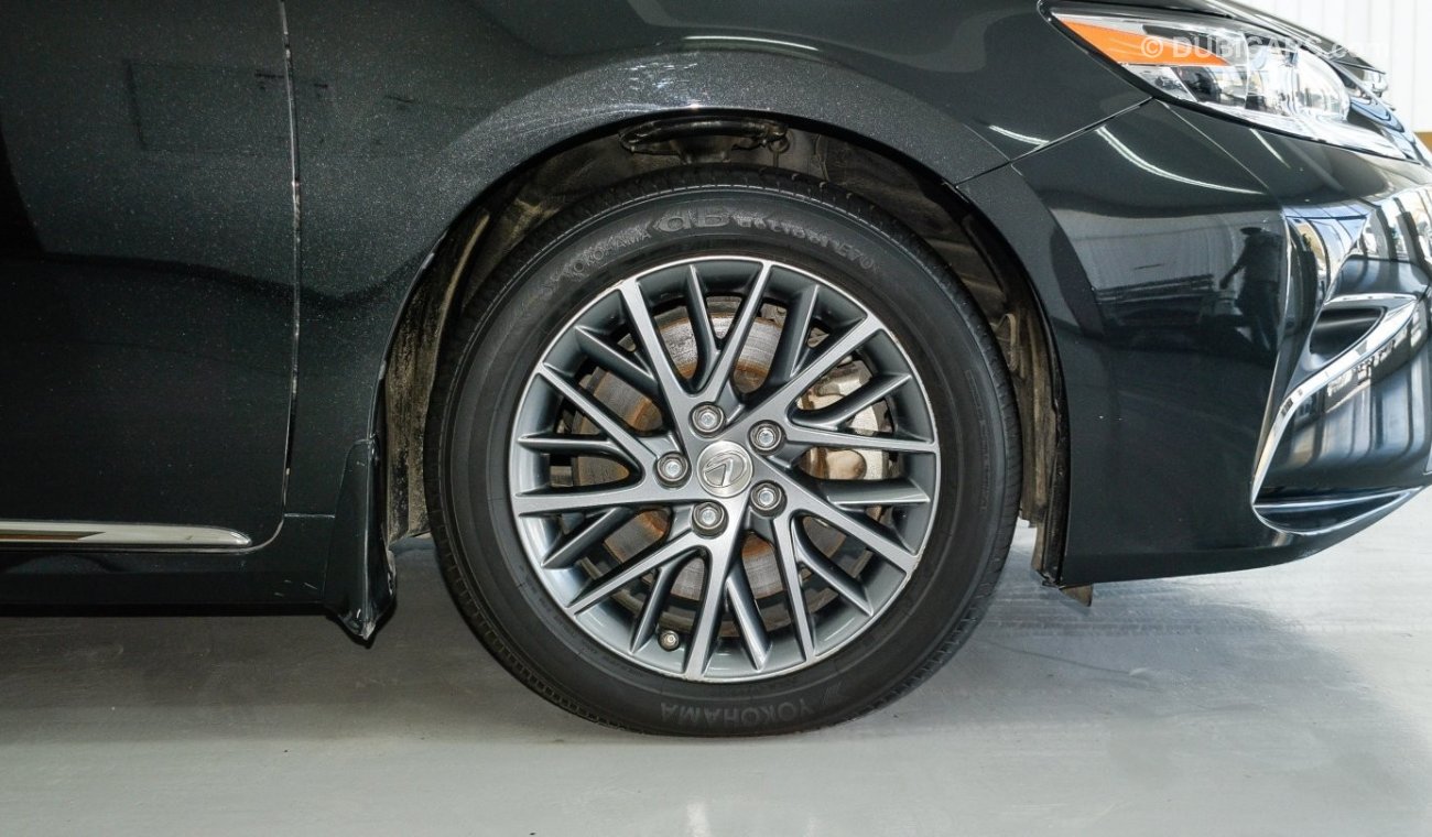Used Lexus ES350 2018 for sale in Dubai - 401893