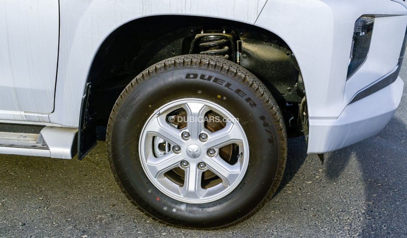 New Mitsubishi L200 4X4 Double Cab M/T 2.4 L 4WD 16″ wheels and grey ...