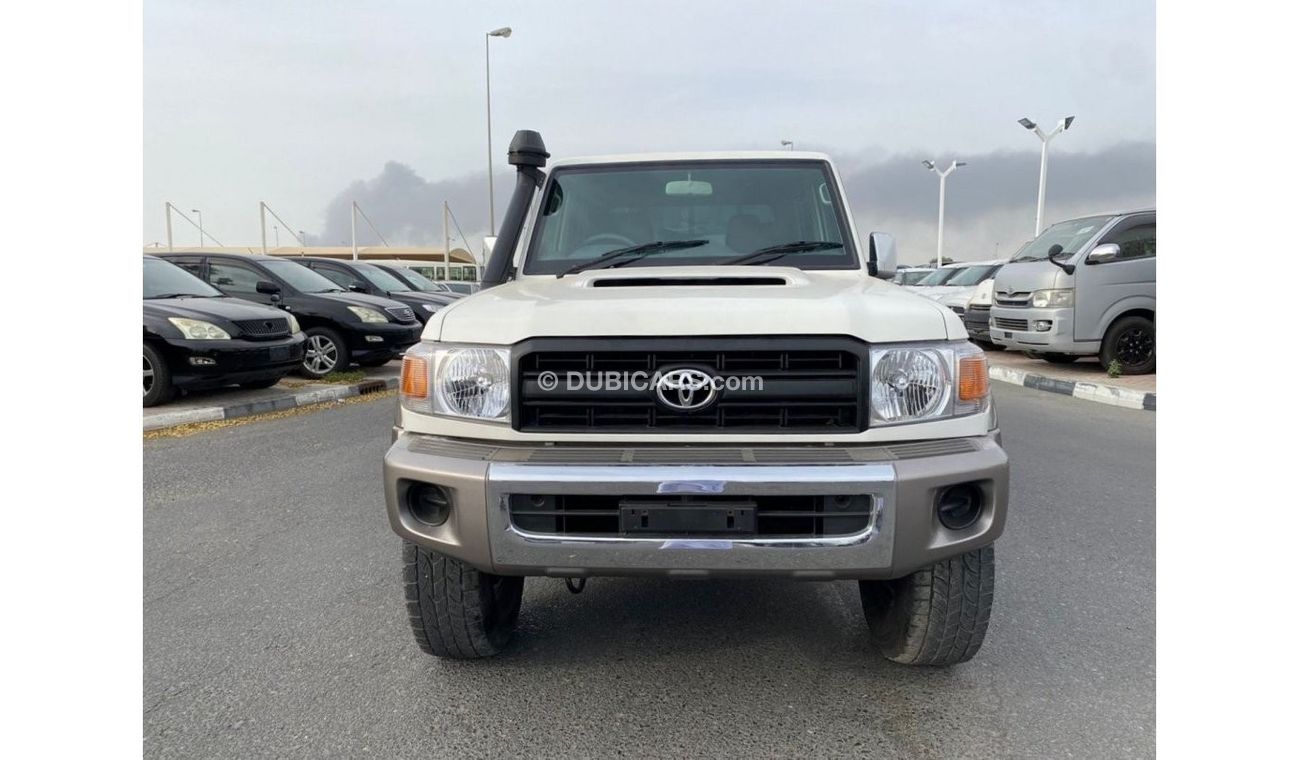 Used Toyota Land Cruiser Pick Up Hard Top 2016 for sale in Dubai - 613288