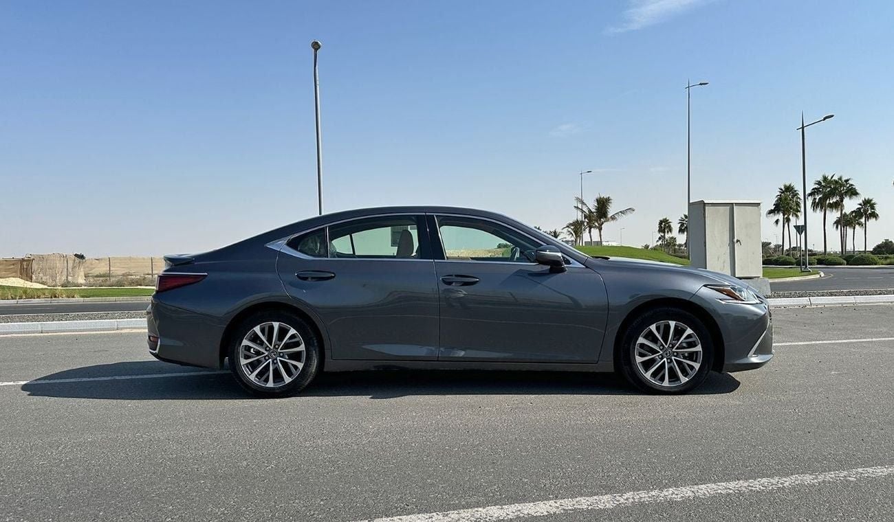 Used Lexus ES300h Hybrid 2.5L 4 Cylinders 2023 American Specs Low Mileage 2023 for sale in Dubai ...