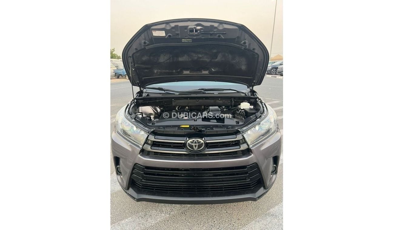 Used *Offer*2019 Toyota Highlander SE -FULL Option 3.5L V6 / 2019 for sale in Dubai - 665207