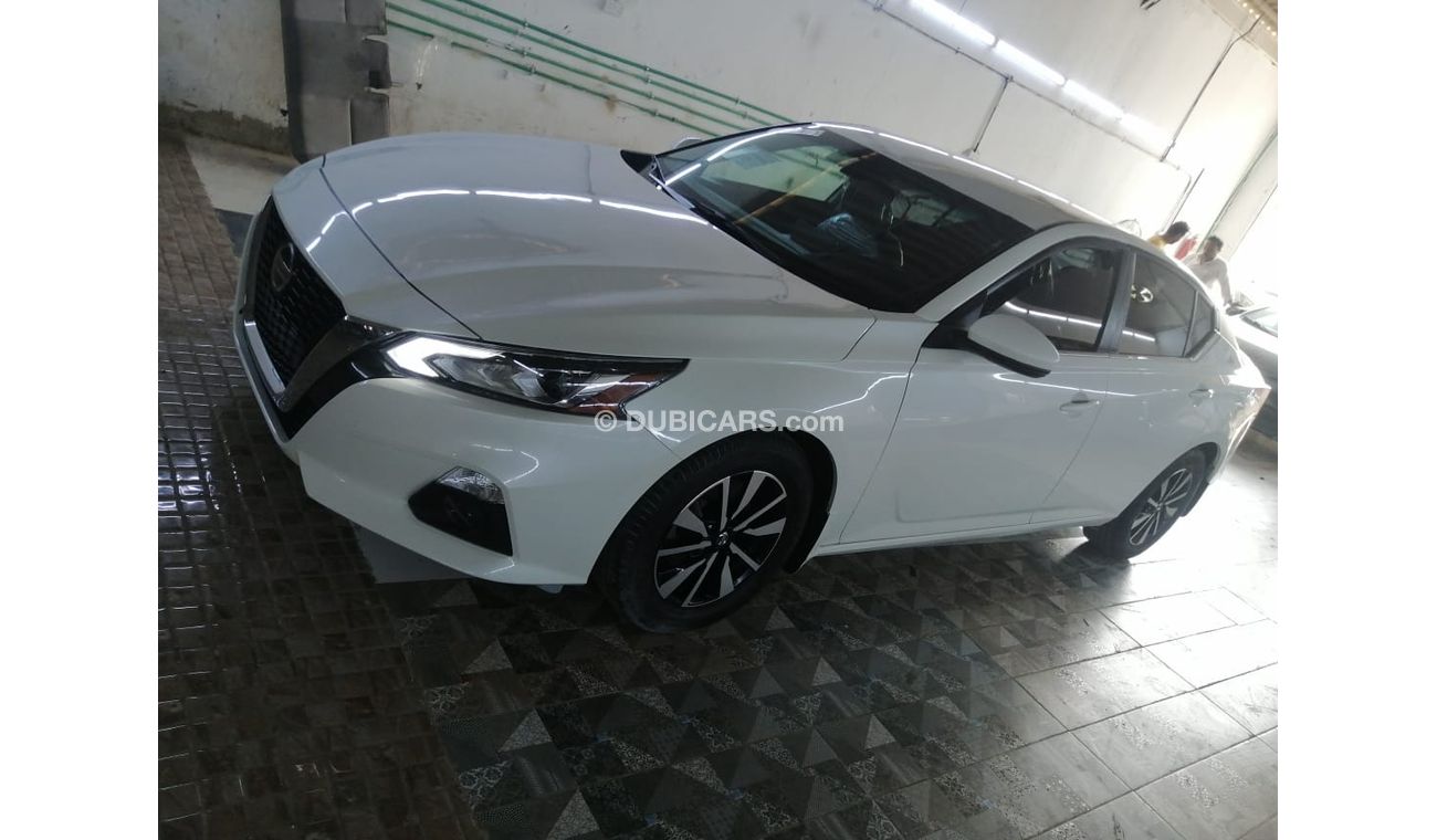 Used Nissan Altima SR 2019 for sale in Dubai - 529853