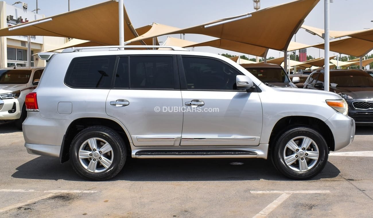 Used Toyota Land Cruiser GXR V6 2013 for sale in Dubai - 653813