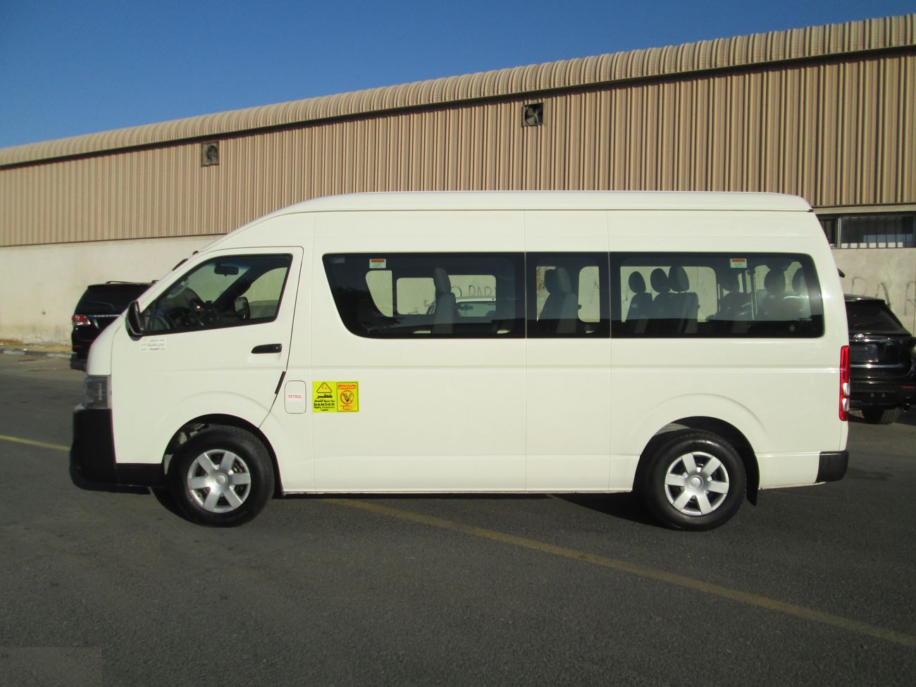 Used Toyota Hiace 2.7L FULL PASSNGER BUS MID OPTION ORIGINAL PAINT 2017 ...