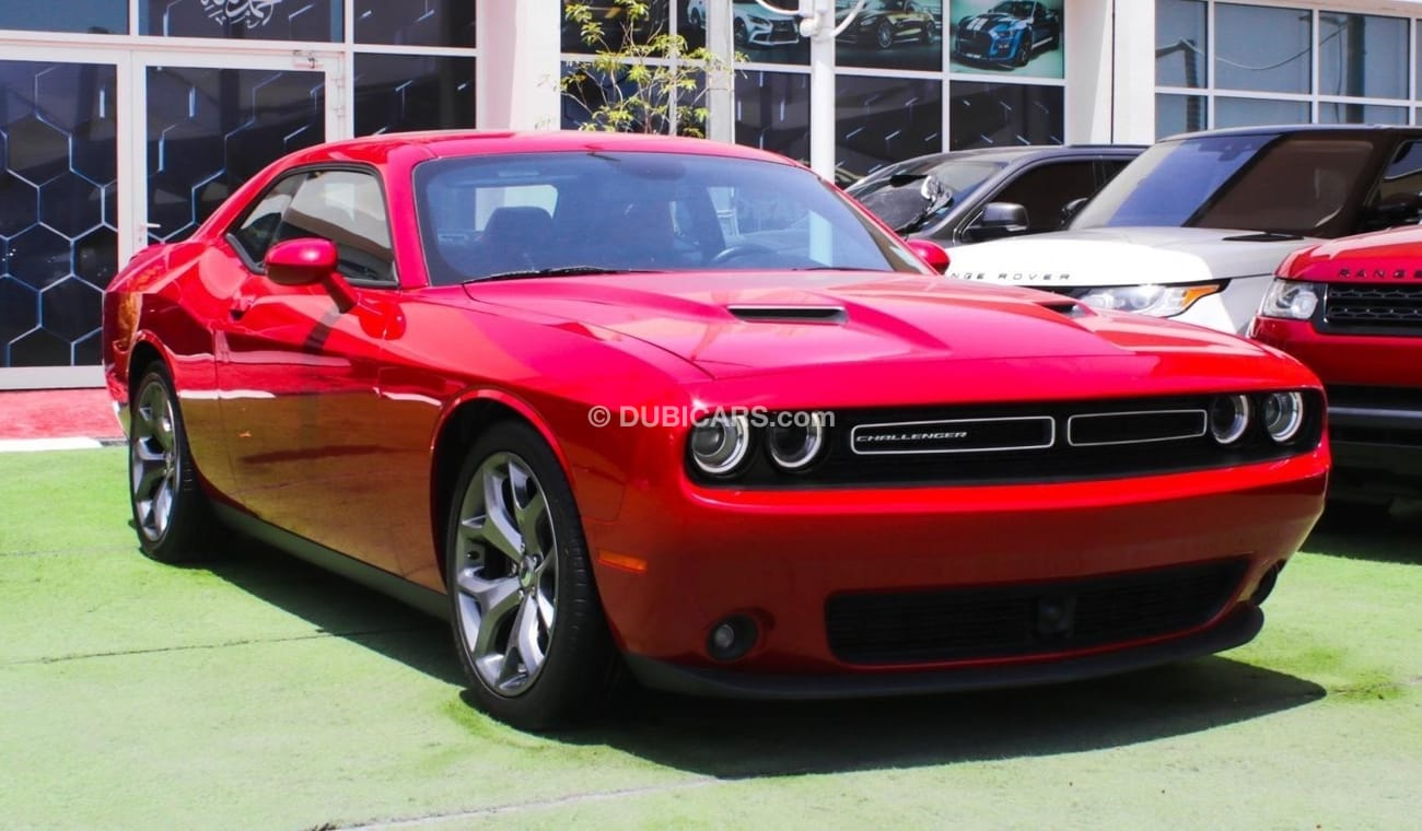 Used Dodge Challenger 2017 for sale in Dubai - 539599