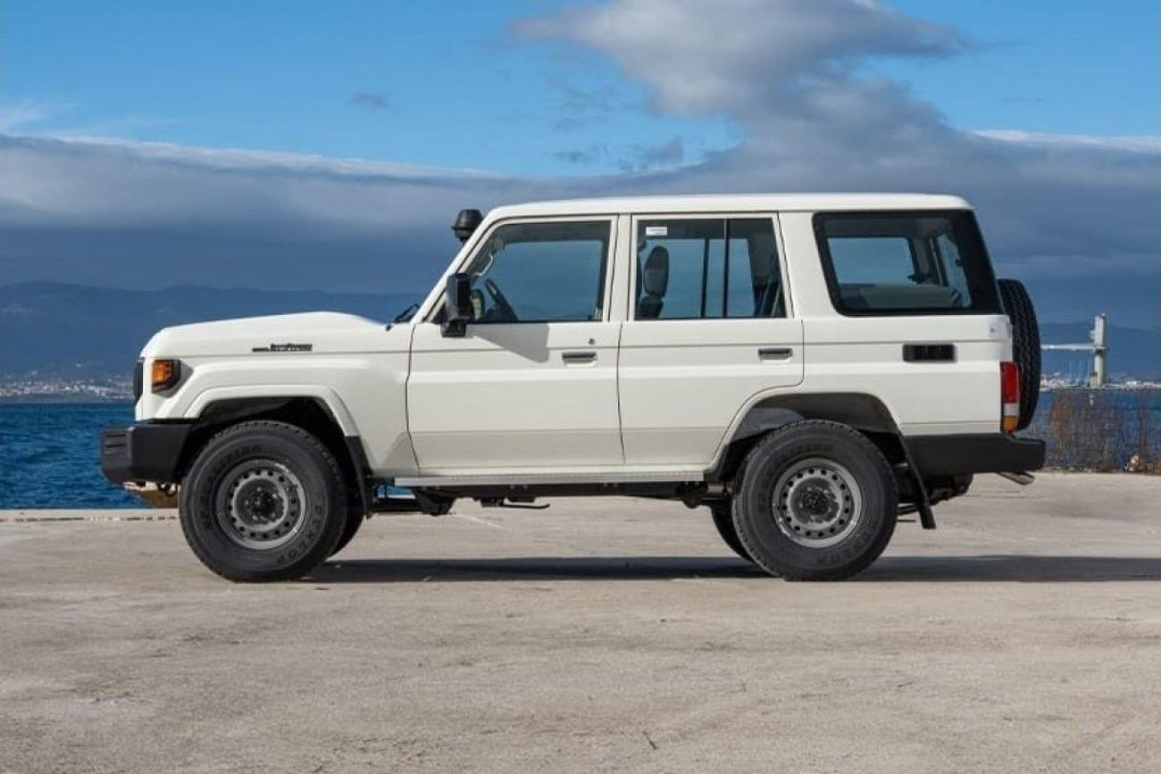 New Toyota Land Cruiser Hard Top Land Cruiser Hard Top LC76 4.5L 5door Diesel V6 2024 0KM 2024 ...