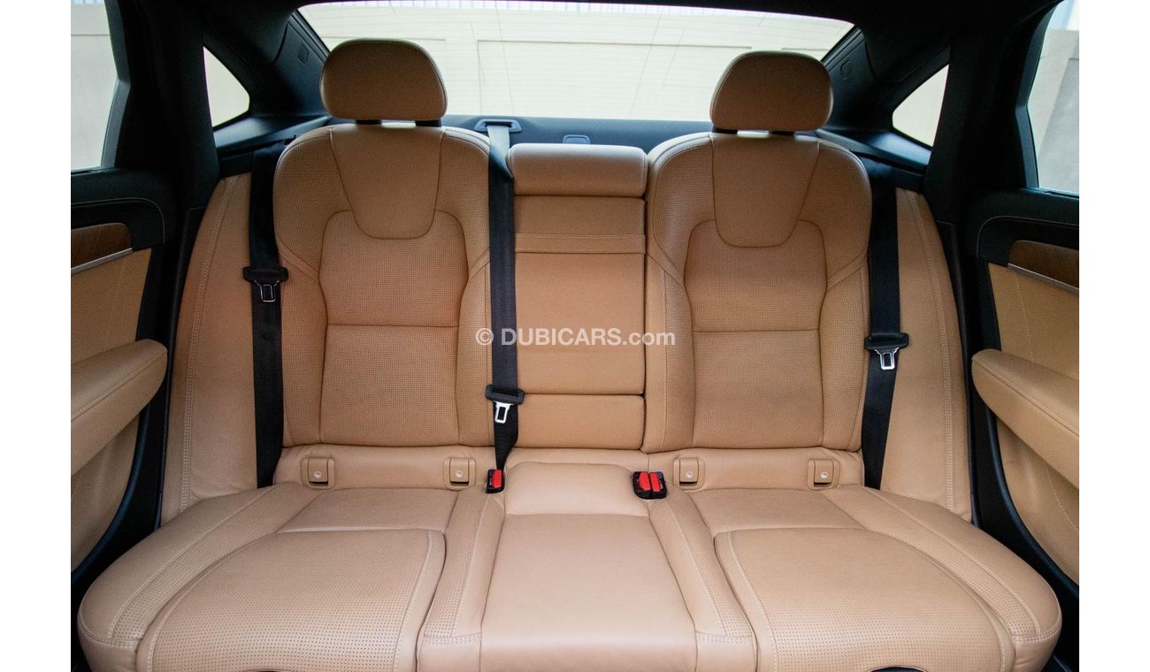 Used Volvo S90 90 2018 for sale in Dubai - 581815