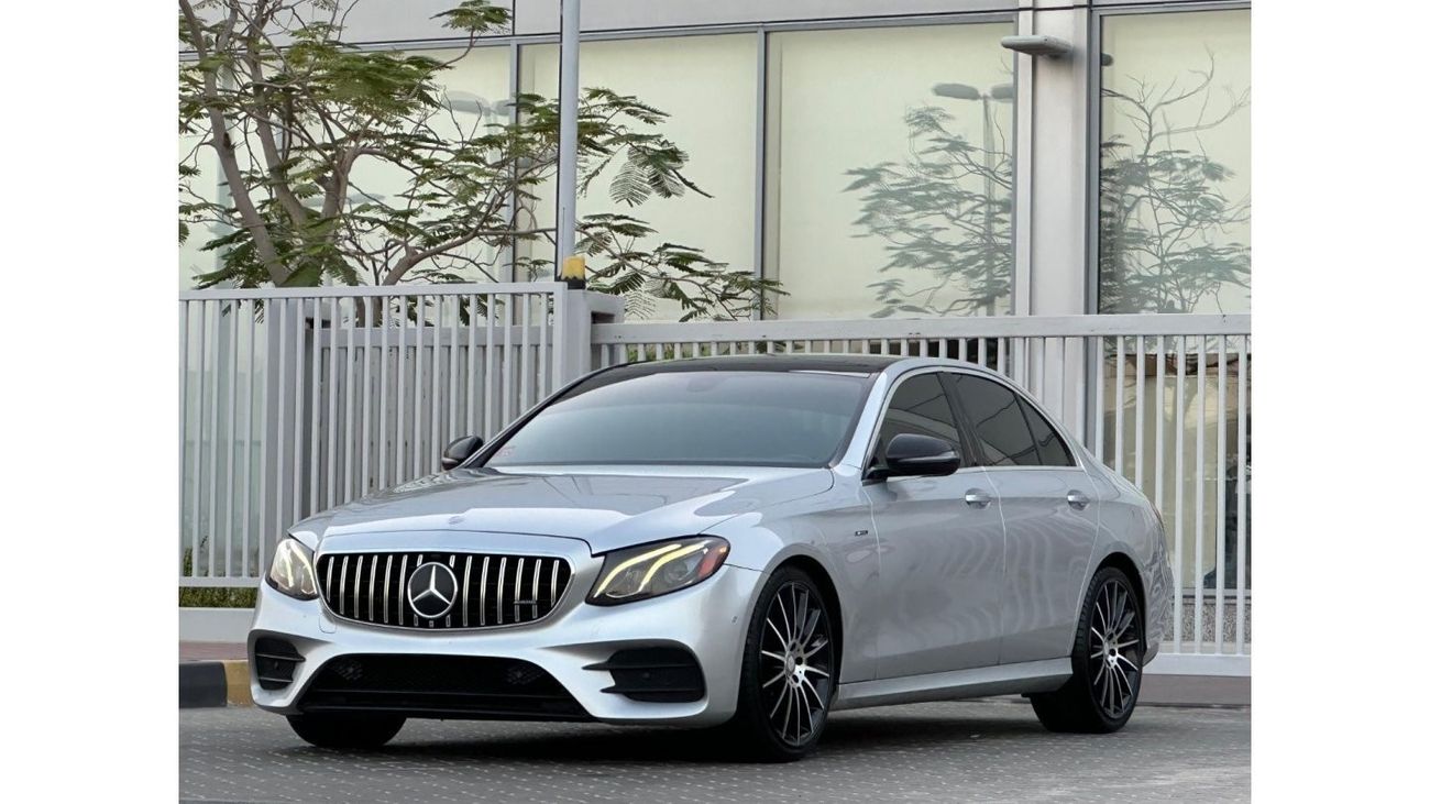 مستعملة مرسيدس بنز E300 Std 2017 للبيع في الشارقة - 744296