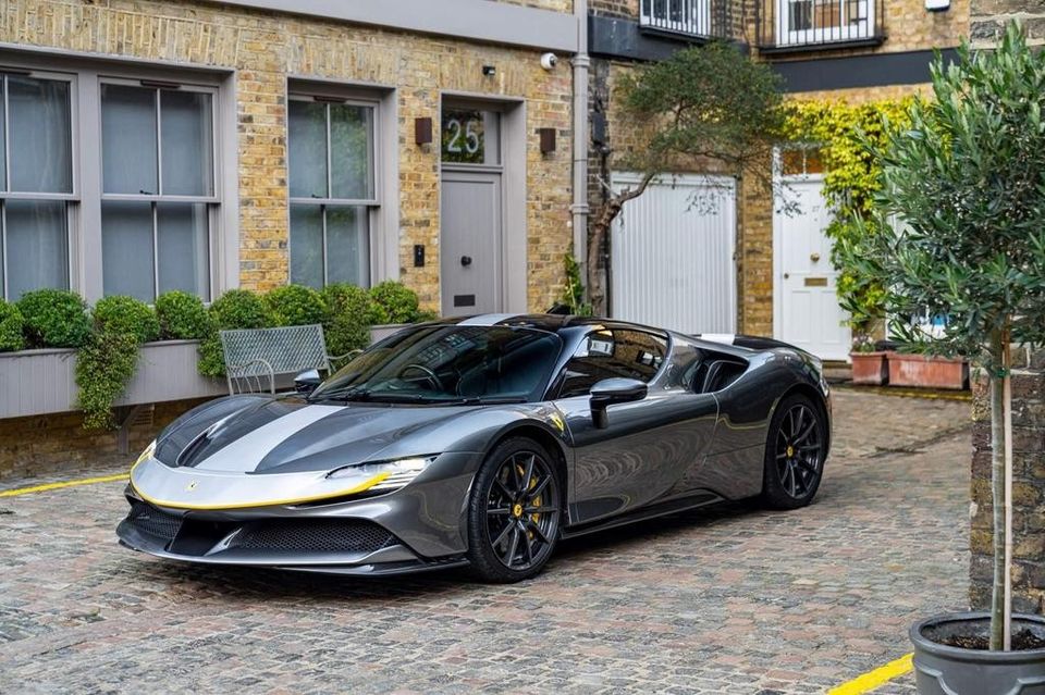 Used Ferrari SF90 Stradale Std 2022 for sale in Dubai - 720592