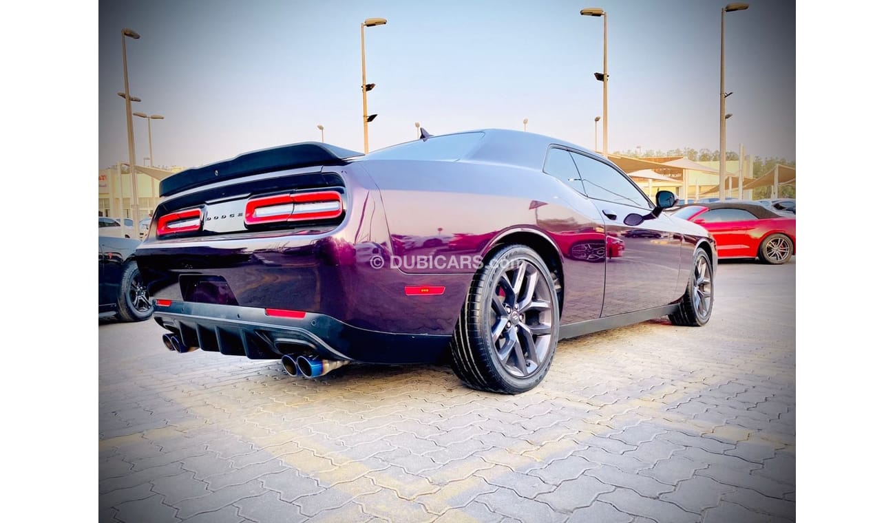 Used Dodge Challenger SXT Plus 2020 for sale in Dubai - 629777