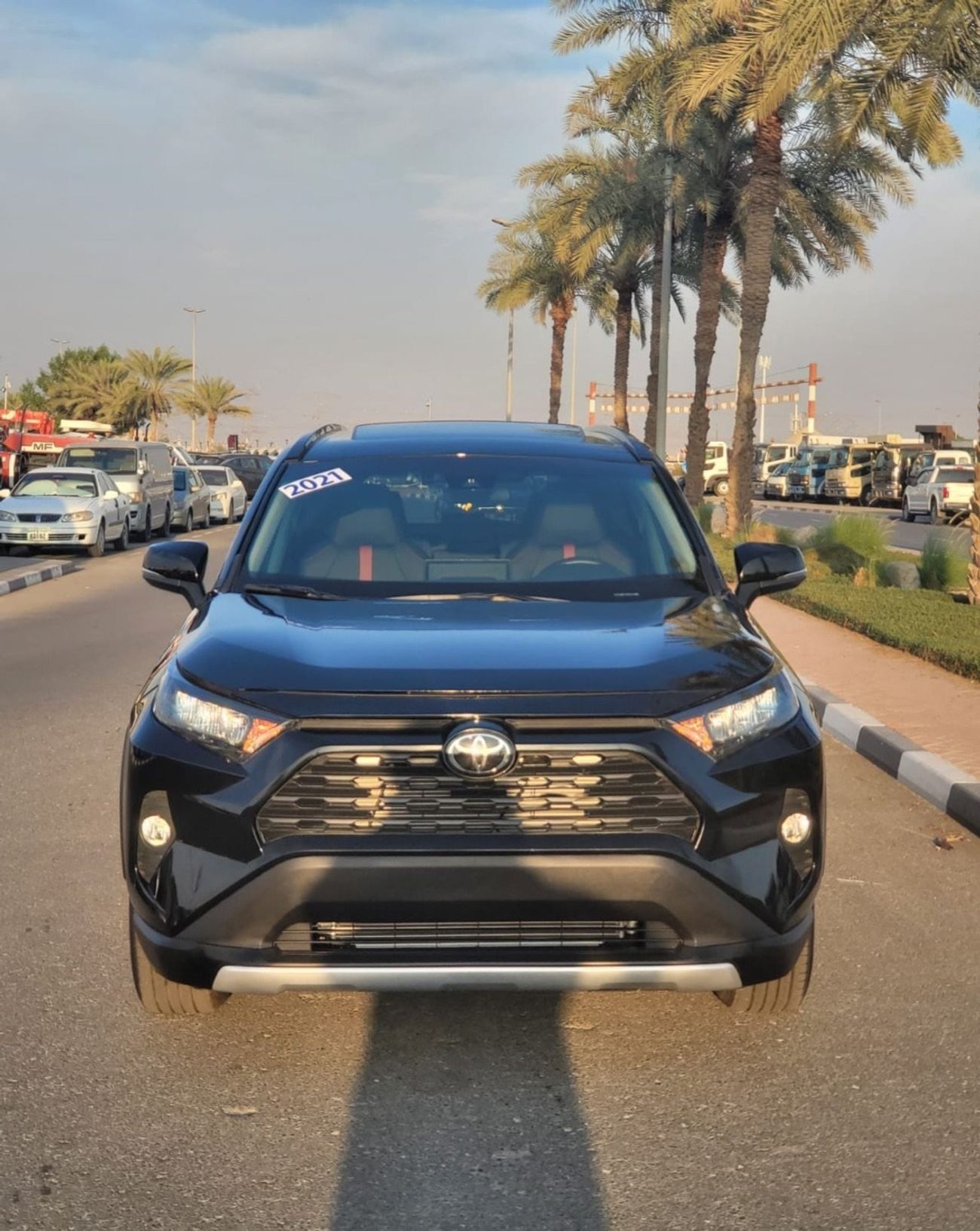 Used Toyota RAV4 XLE 2021 for sale in Dubai - 565473