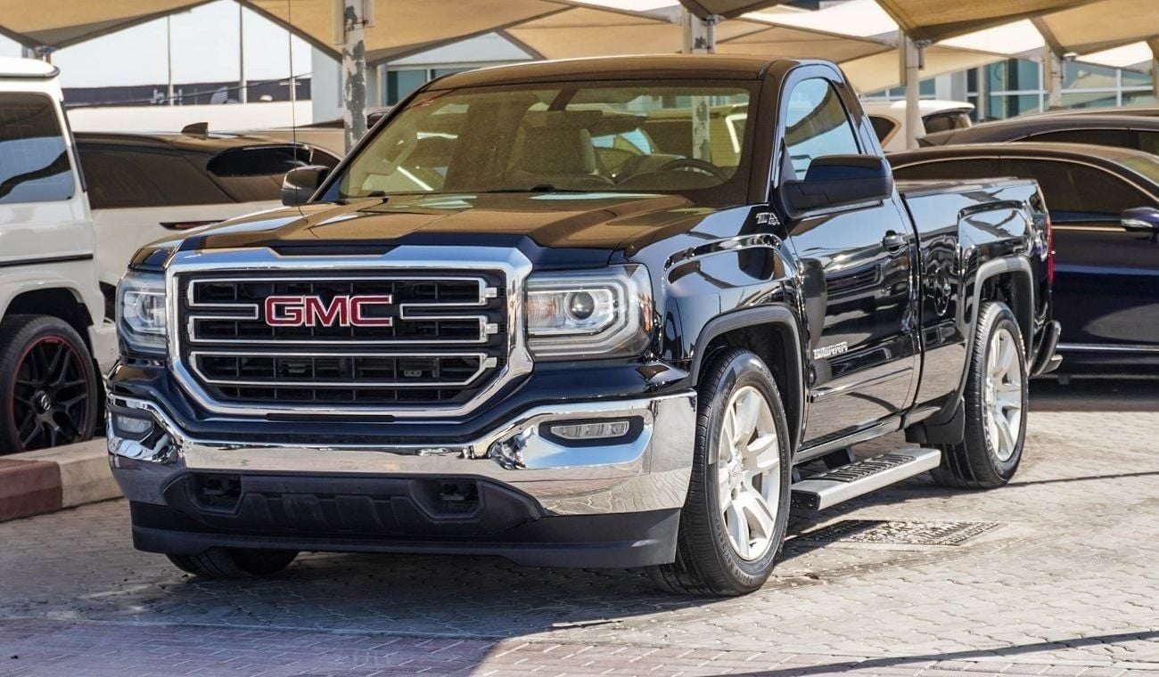 Used GMC Sierra SLE Z71 2018 for sale in Sharjah - 820014