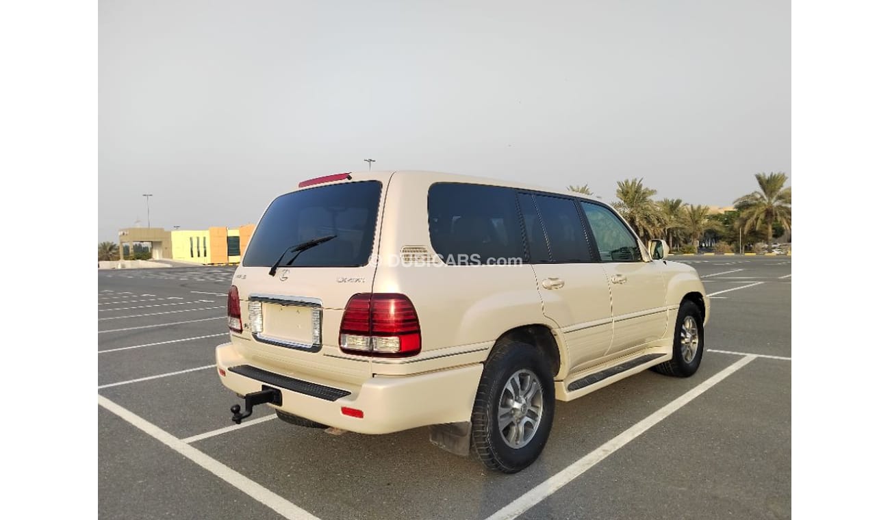Used Lexus LX 470 2005 for sale in Sharjah - 648375