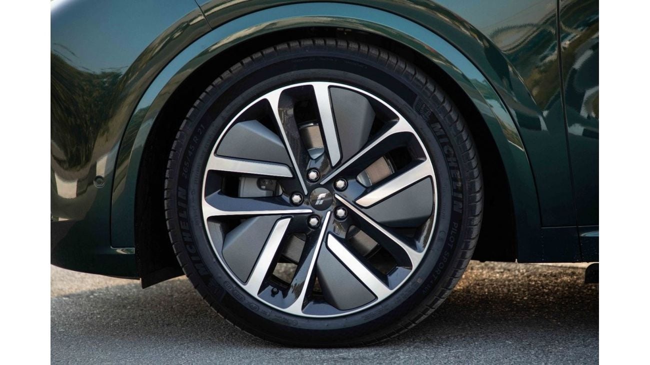 New Li Auto L9 2024 Lixiang L9 PHEV 1.5 - Green inside Black & Orange ...