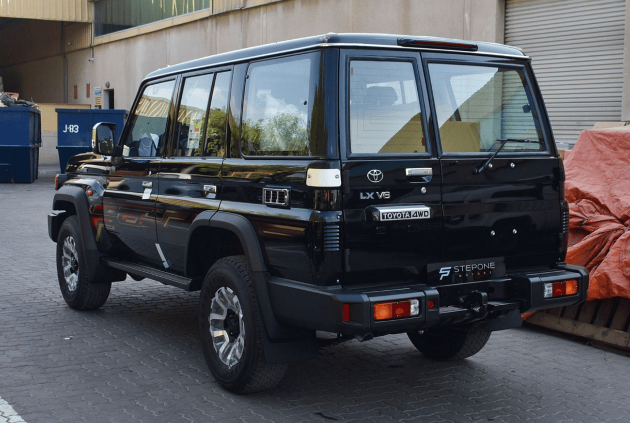 New Toyota Land Cruiser LC76 4.0 2024 Full option with diff lock A/T 2024 for sale in Dubai - 811486