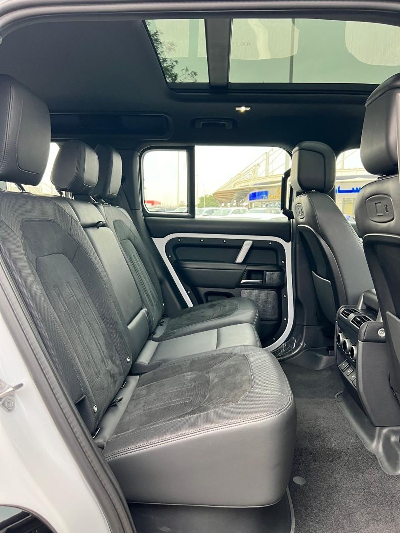 Used Land Rover Defender Edition Gulf 8 cylinder, in agency condition ...