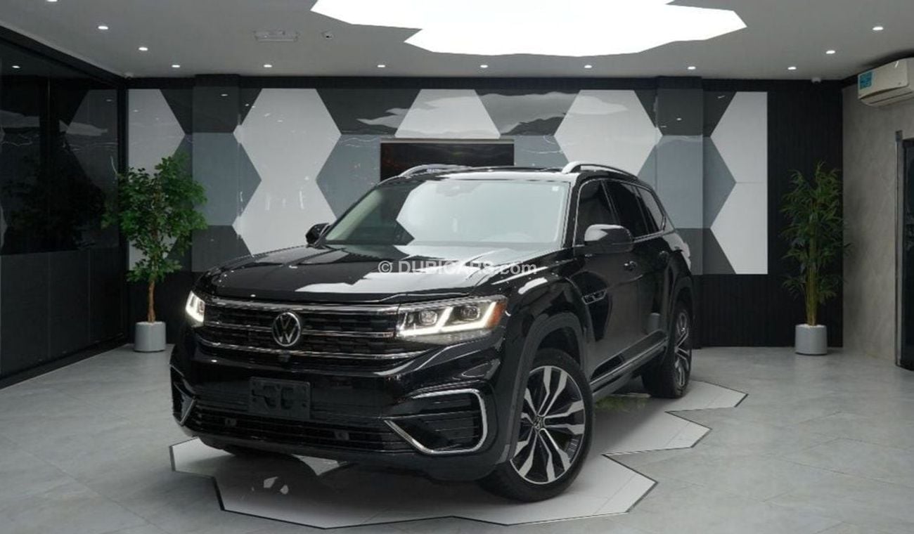 Used Volkswagen Atlas R-LINE 2021 for sale in Sharjah - 597570