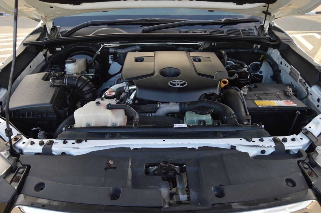Used Toyota Hilux SR5 Diesel Engine Clean Car 2020 for sale in Dubai ...