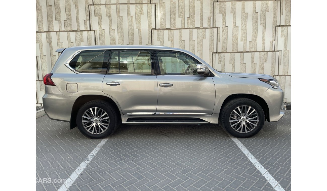Used Lexus LX570 5700 2017 for sale in Dubai - 460859