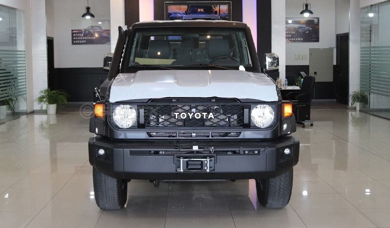 جديدة تويوتا لاند كروزر 70 LC76 T/DSL- G M/T 4.5 DIESEL EXPORT ONLY 2024 للبيع في دبي - 736369
