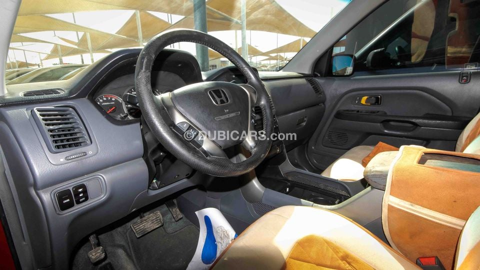 Used Honda MRV 2004 for sale in Sharjah - 135586