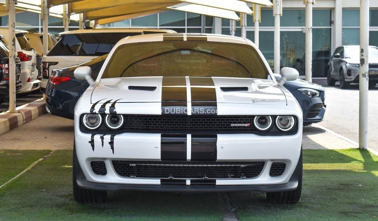 Used Dodge Challenger SRT8 - 2020 for sale in Sharjah - 660420