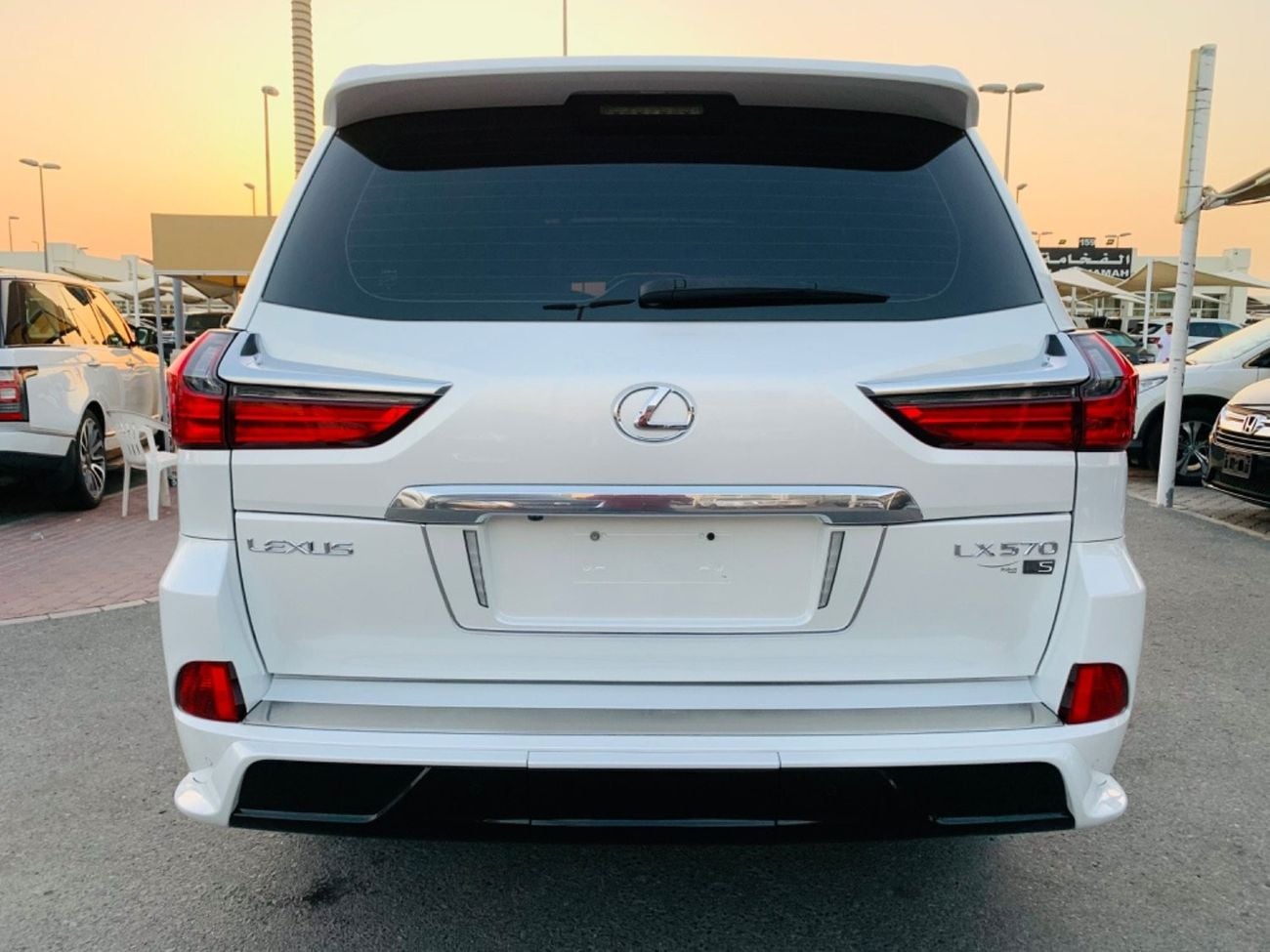 Used Lexus LX 570 Platinum Signature 2018 for sale in Sharjah - 625695