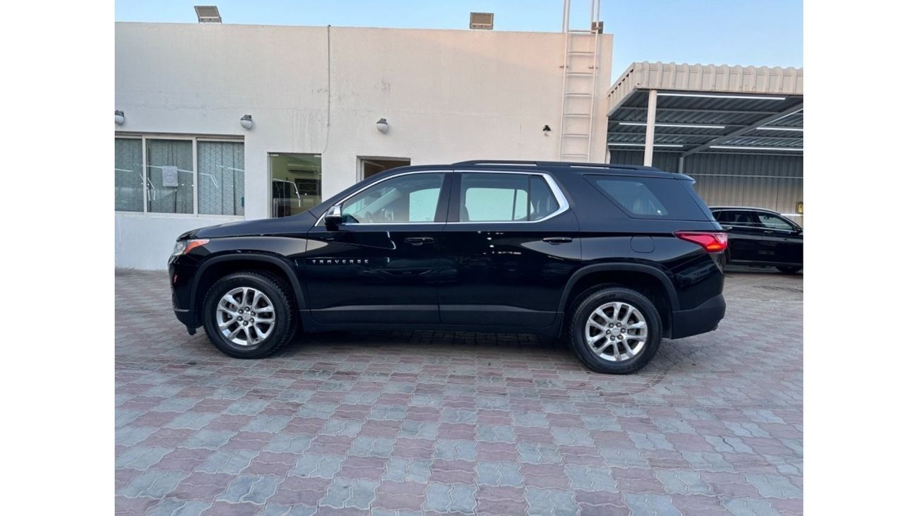 Used Chevrolet Traverse LT 2020 for sale in Dubai - 701945