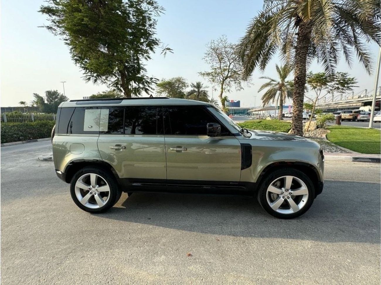 Used P400 110 SE land rover defender 110 se 2021 2021 for sale in Dubai ...