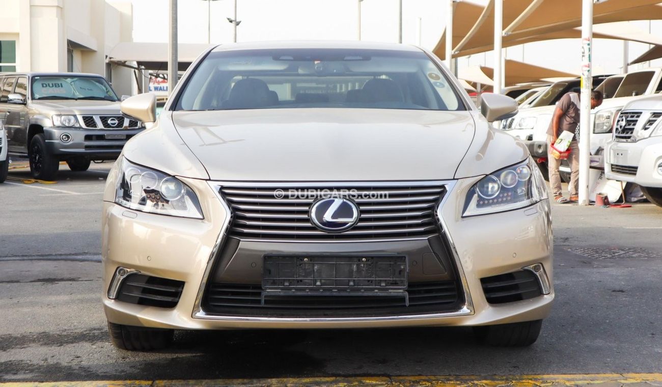 Used Lexus LS 600 Hybrid 2017 for sale in Sharjah - 526340