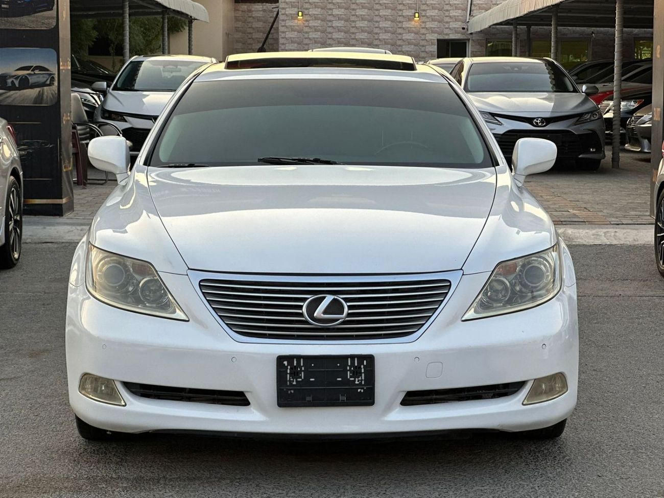 Used Lexus LS460 2007 for sale in Sharjah - 777724