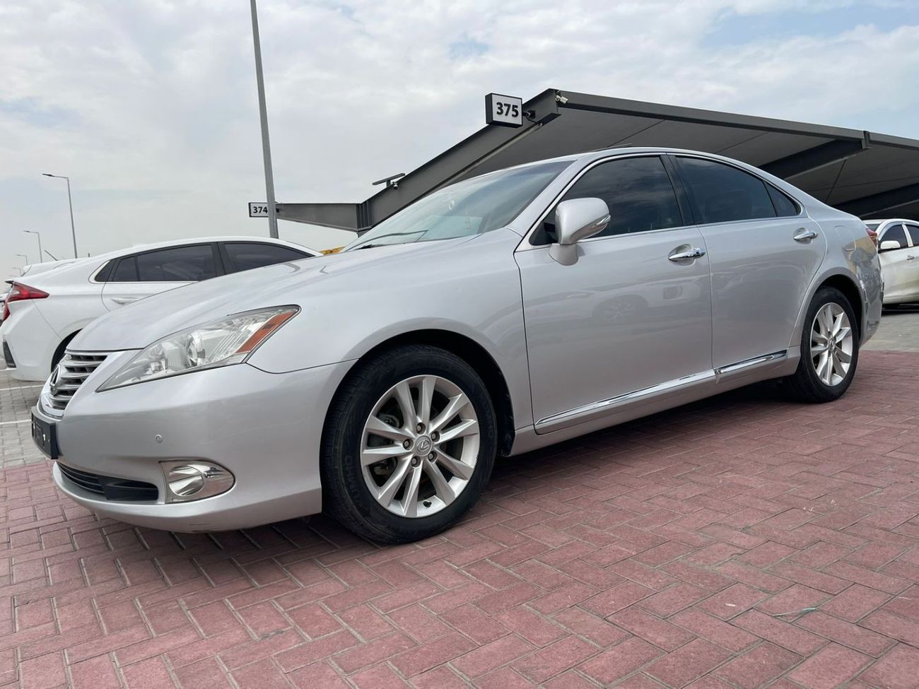 Used Lexus ES350 2011 for sale in Sharjah - 734094