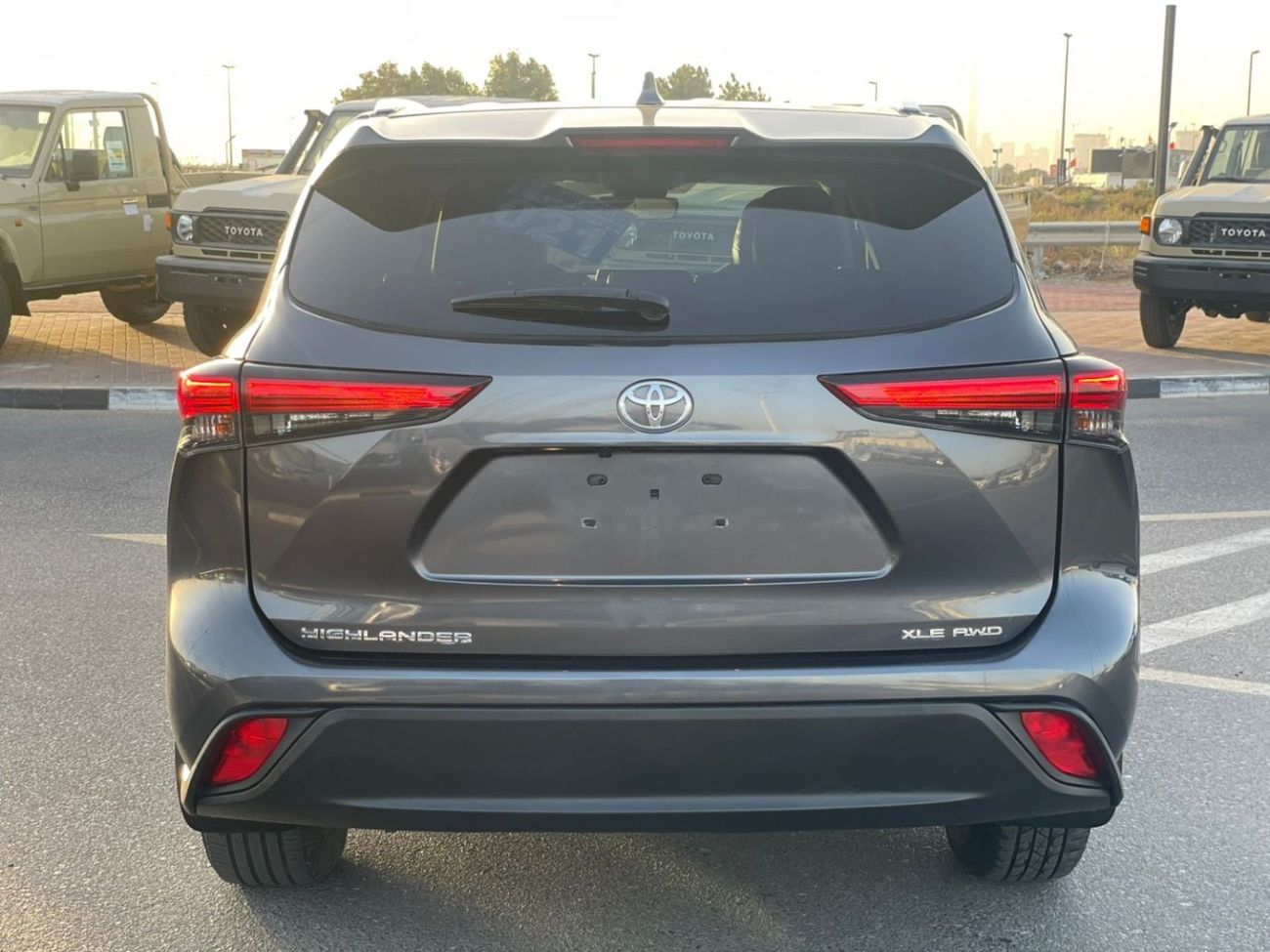 Used 2021 Toyota Highlander XLE Premuim Full Option - 3.5L V6 - AWD 4x4 ...