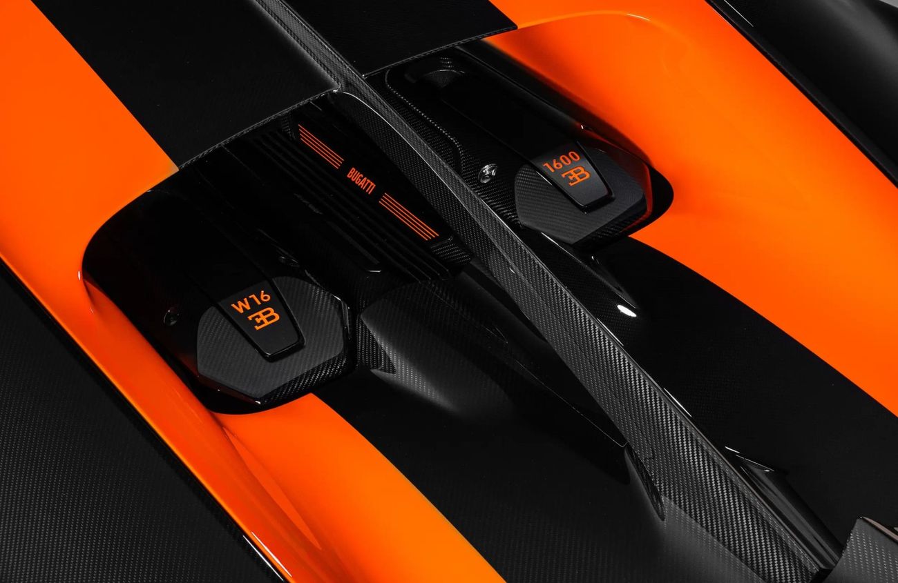 Used Bugatti Chiron 8.0L W16 Quad-Turbocharged Engine 2022 for sale in Dubai - 852337