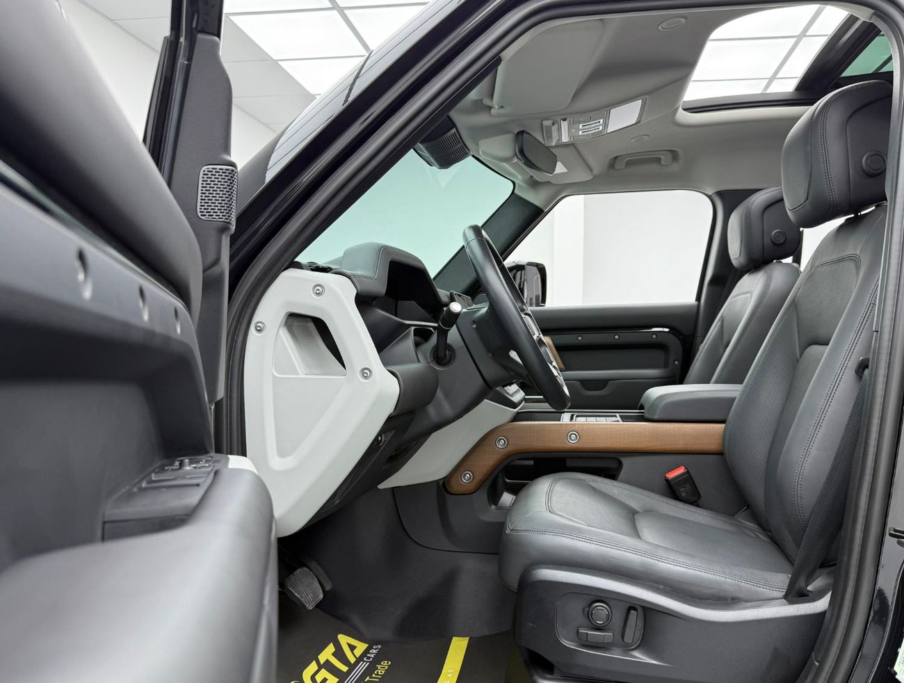 Used P400 110 HSE 3.0L (5 Seater) 2023 Land Rover Defender 110 P400 HSE ...