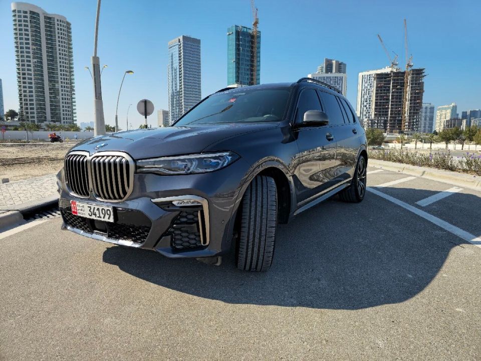 مستعملة بي أم دبليو X7 M50i 4.4L (530 HP) 2021 للبيع في أبوظبي - 796318