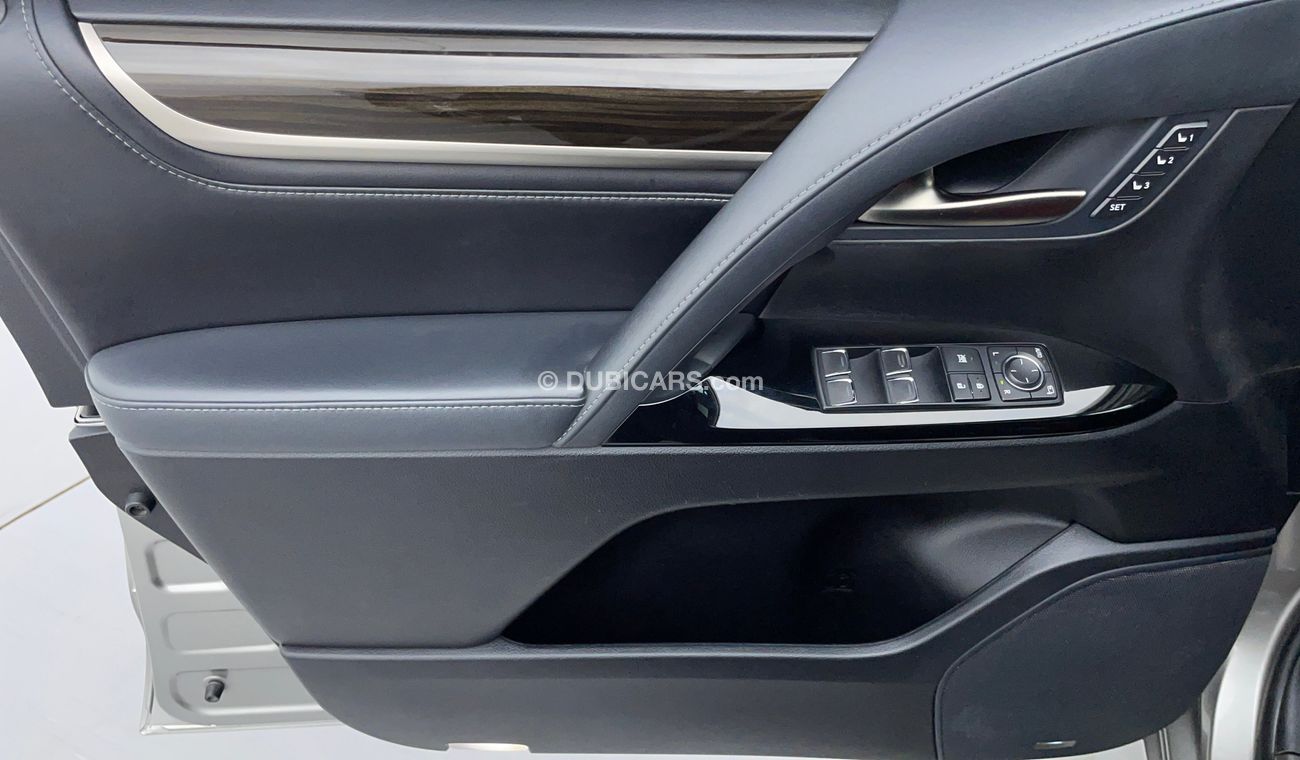 Used Lexus LX570 Signature 5700 2018 for sale in Dubai - 488440