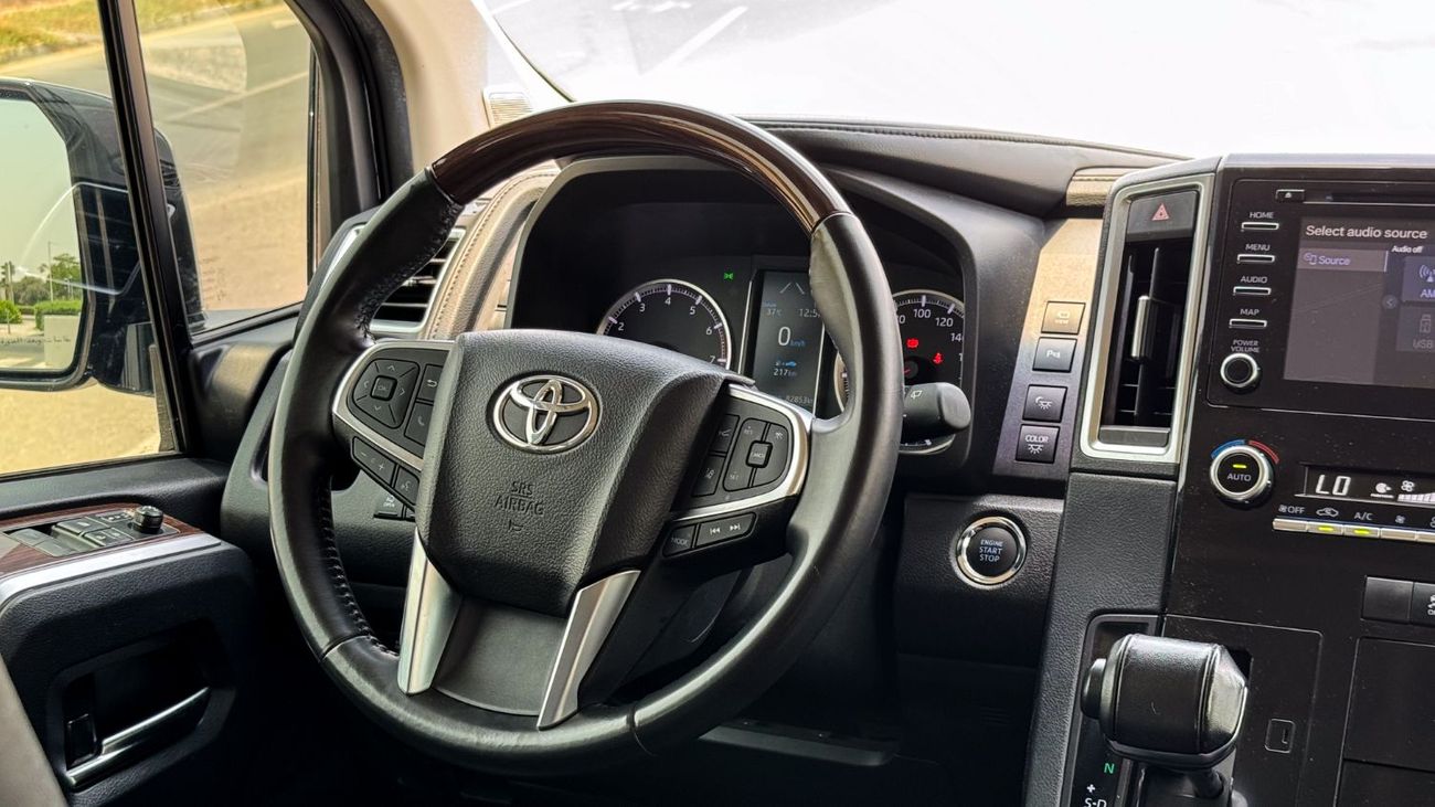 Used Toyota Granvia 3.5L Premium Premium 2023 3.5L V6 Full Service History GCC 2023 for sale in ...